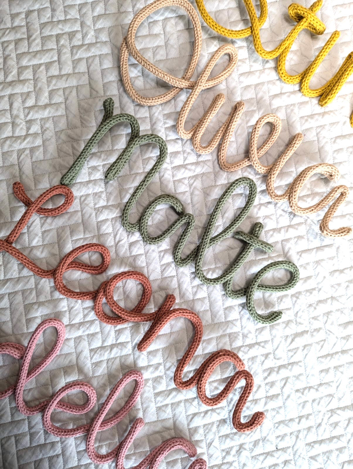 Knitted names – Tildasbirthposter